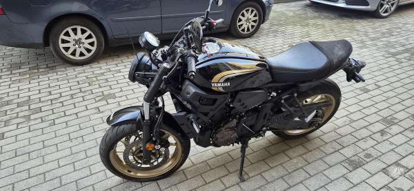 Black Yamaha XSR 2022 in Vilnius, with an engine capacity of 0.70 L and mileage of 15 thousand km for 2950 €, photo 5 on AUTOMOTO.COM.LV