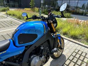 Zils Yamaha XSR 2023 Viļņa, ar dzinēja tilpumu 0.89 L un nobraukumu 10 tūkst. km par 8700 €, foto 17 vietnē AUTOMOTO.COM.LV