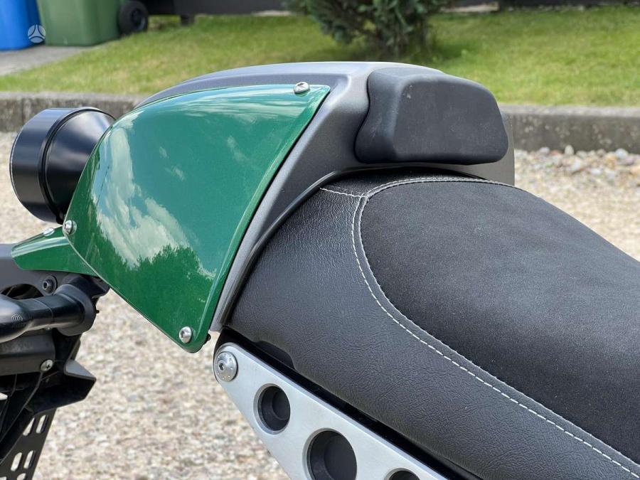 Green Yamaha XSR 2017 in Vilnius, with an engine capacity of 0.90 L and mileage of 40 thousand km for 5800 €, photo 12 on AUTOMOTO.COM.LV