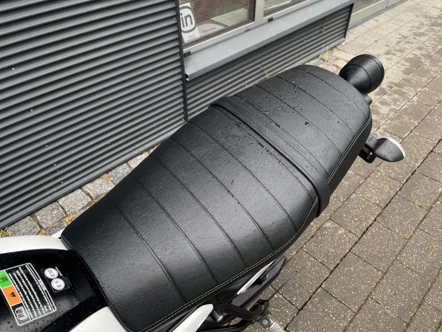 Yamaha XSR 2024 in Riga, with an engine capacity of 0.13 L and mileage of 0 thousand km for 3299 €, photo 8 on AUTOMOTO.COM.LV