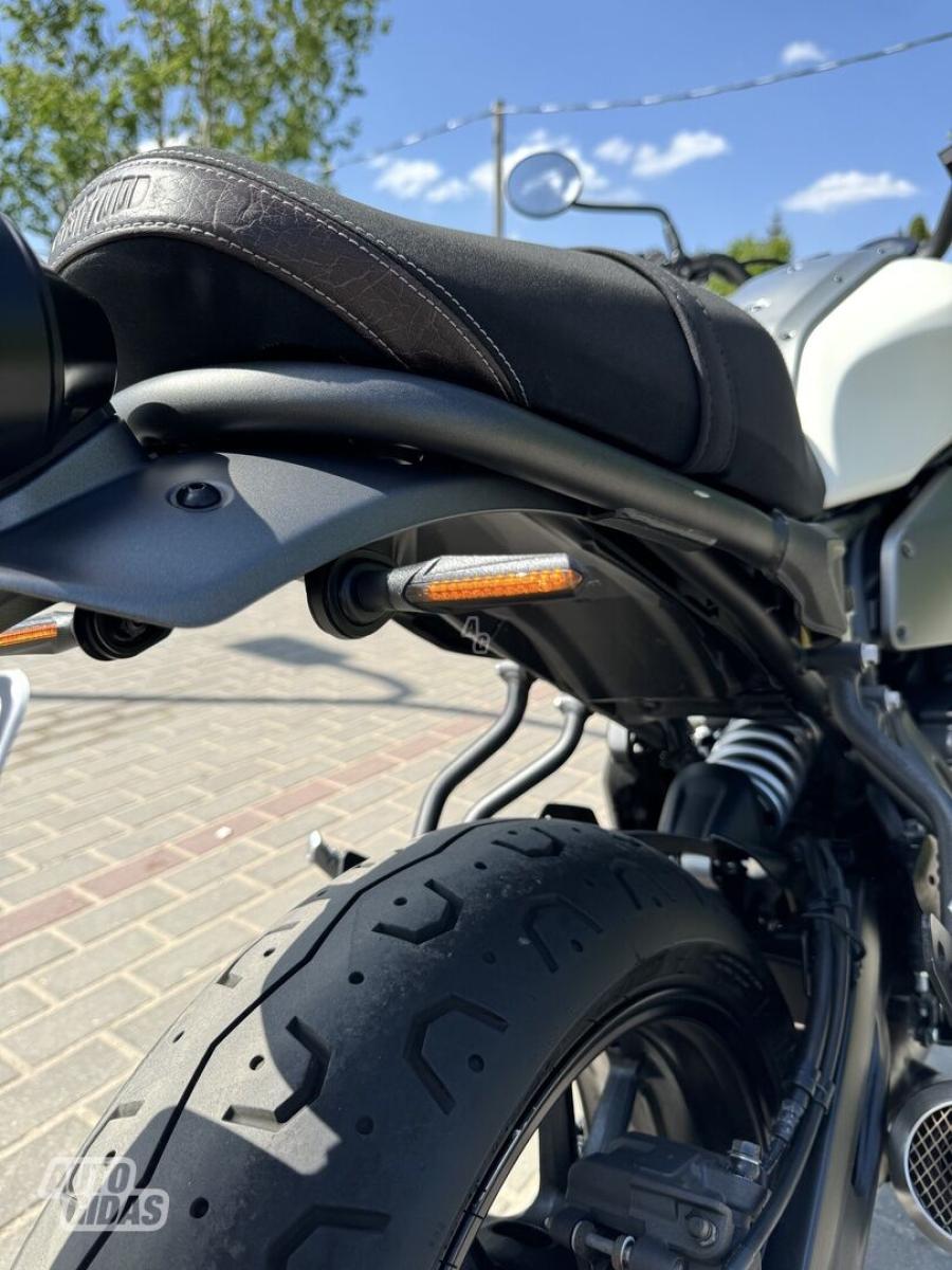 White Yamaha XSR 2016 in Vilnius, with an engine capacity of 0.69 L and mileage of 15 thousand km for 5800 €, photo 13 on AUTOMOTO.COM.LV