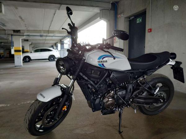 White Yamaha XSR 2022 in Vilnius, with an engine capacity of 0.70 L and mileage of 4 thousand km for 5550 €, photo 7 on AUTOMOTO.COM.LV
