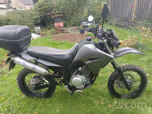 Ямаха XT 125X 2011 в Рига, объемом двигателя 0.13 л и пробегом 0 тыс. км за 1100 €, фото 1 на AUTOMOTO.COM.LV