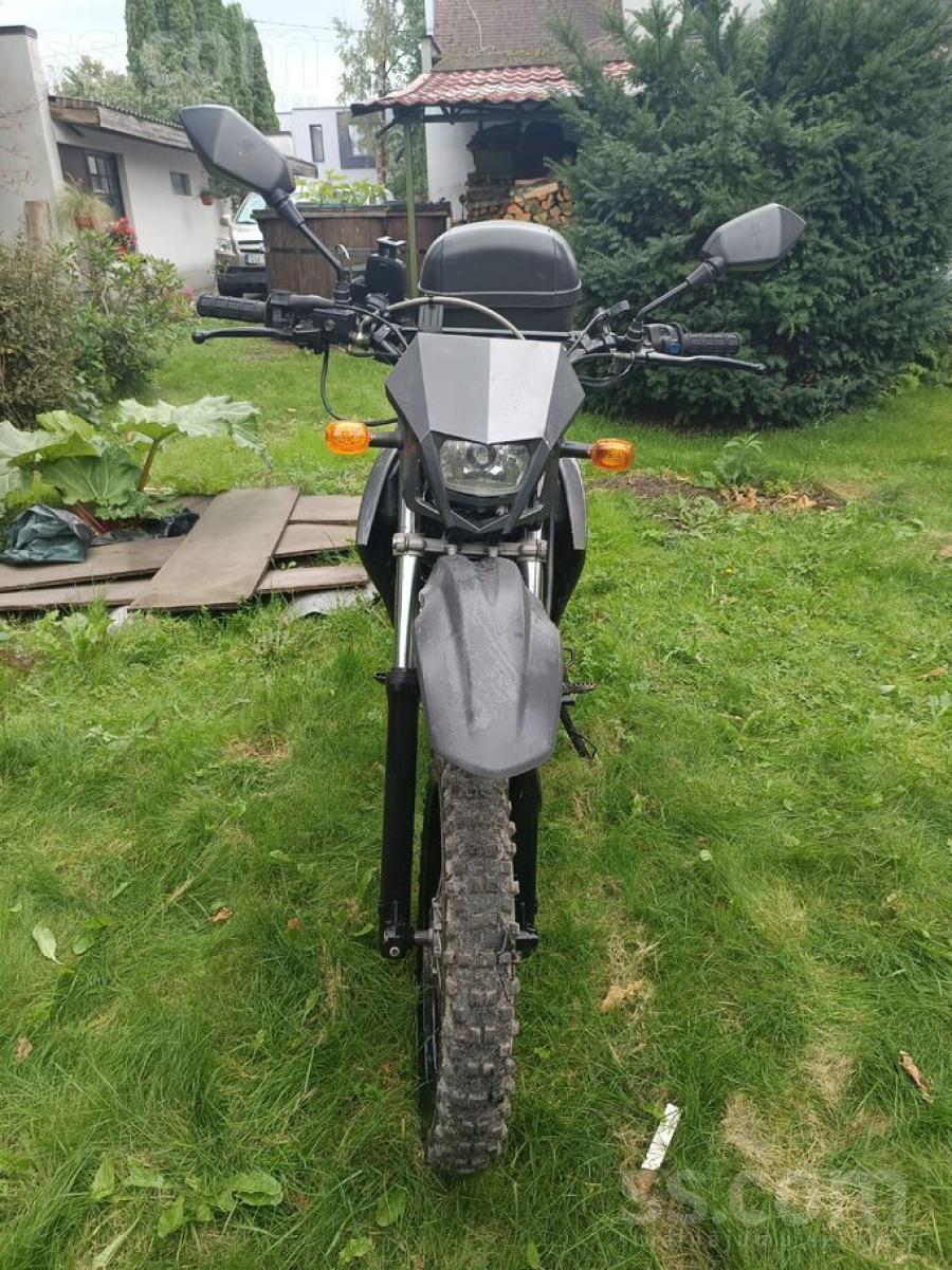 Yamaha XT 125X 2011 Rīga, ar dzinēja tilpumu 0.13 L un nobraukumu 0 tūkst. km par 1100 €, foto 4 vietnē AUTOMOTO.COM.LV
