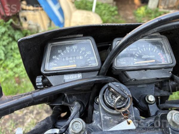 Yamaha XT 600 1988 in Madona, with an engine capacity of 0.60 L and mileage of 0 thousand km for 1000 €, photo 5 on AUTOMOTO.COM.LV