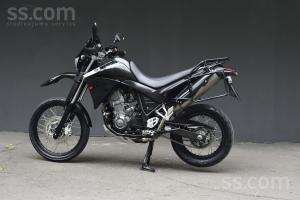 Yamaha XT 660R 2011 in Riga, with an engine capacity of 0.66 L and mileage of 0 thousand km for 4950 €, photo 5 on AUTOMOTO.COM.LV