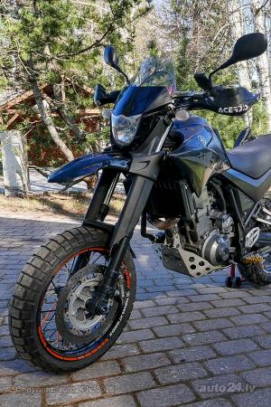 Black Yamaha Xt 660X 2008 in Tallinn, with an engine capacity of 0.66 L and mileage of 52 thousand km for 3990 €, photo 3 on AUTOMOTO.COM.LV