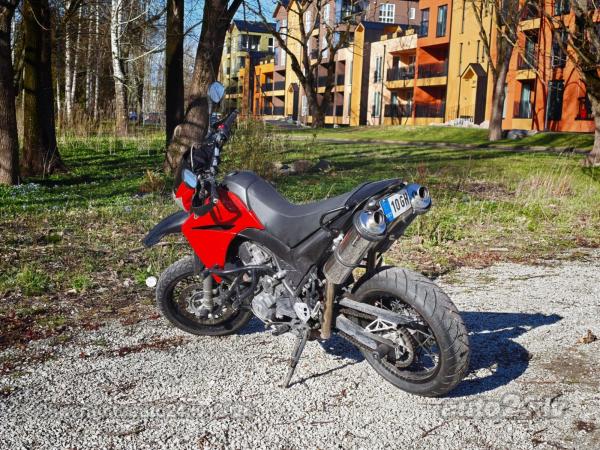 Sarkans Yamaha Xt 660X 2005 Tallina, ar dzinēja tilpumu 0.66 L un nobraukumu 48 tūkst. km par 3900 €, foto 1 vietnē AUTOMOTO.COM.LV