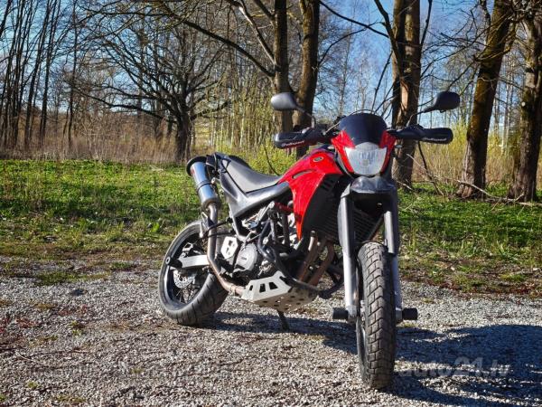 Sarkans Yamaha Xt 660X 2005 Tallina, ar dzinēja tilpumu 0.66 L un nobraukumu 48 tūkst. km par 3900 €, foto 5 vietnē AUTOMOTO.COM.LV