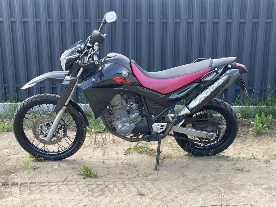 Black Yamaha XT 2004 in Vilnius, with an engine capacity of 0.66 L and mileage of 39 thousand km for 2700 €, photo 1 on AUTOMOTO.COM.LV