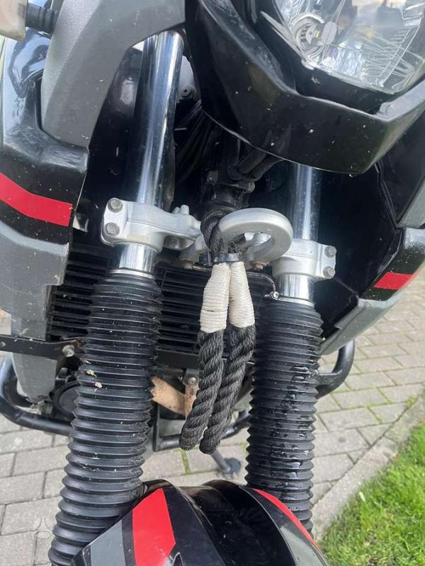 Black Yamaha XT 2010 in Ukmerge, with an engine capacity of 0.66 L and mileage of 100 thousand km for 3800 €, photo 6 on AUTOMOTO.COM.LV