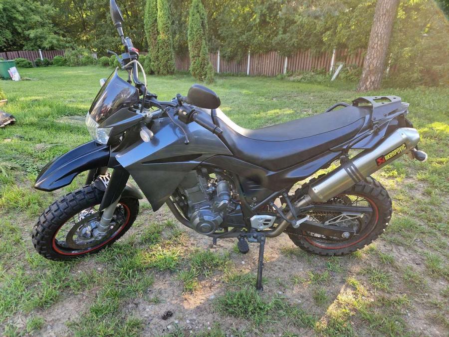 Pelēks Yamaha XT 2005 Viļņa, ar dzinēja tilpumu 0.00 L un nobraukumu 22 tūkst. km par 3100 €, foto 1 vietnē AUTOMOTO.COM.LV