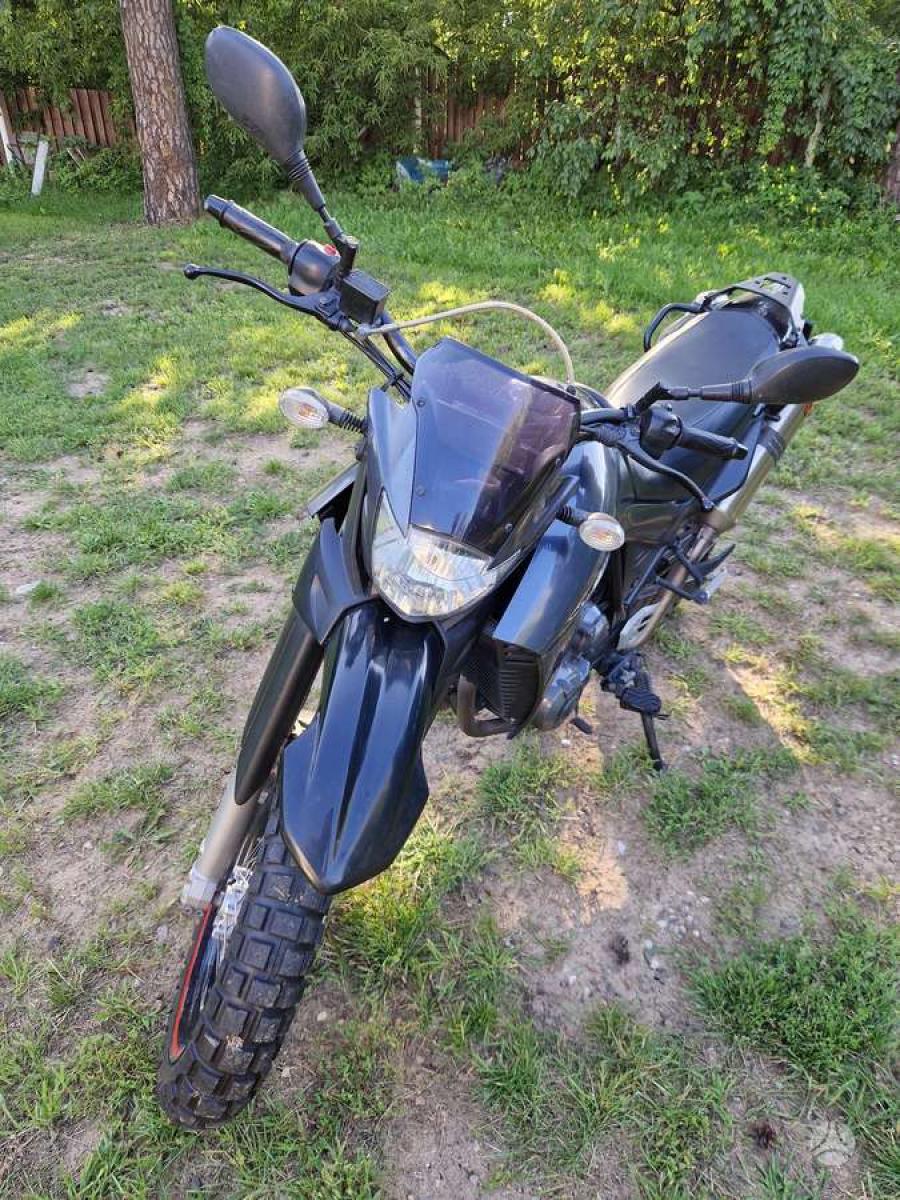 Pelēks Yamaha XT 2005 Viļņa, ar dzinēja tilpumu 0.00 L un nobraukumu 22 tūkst. km par 3100 €, foto 3 vietnē AUTOMOTO.COM.LV