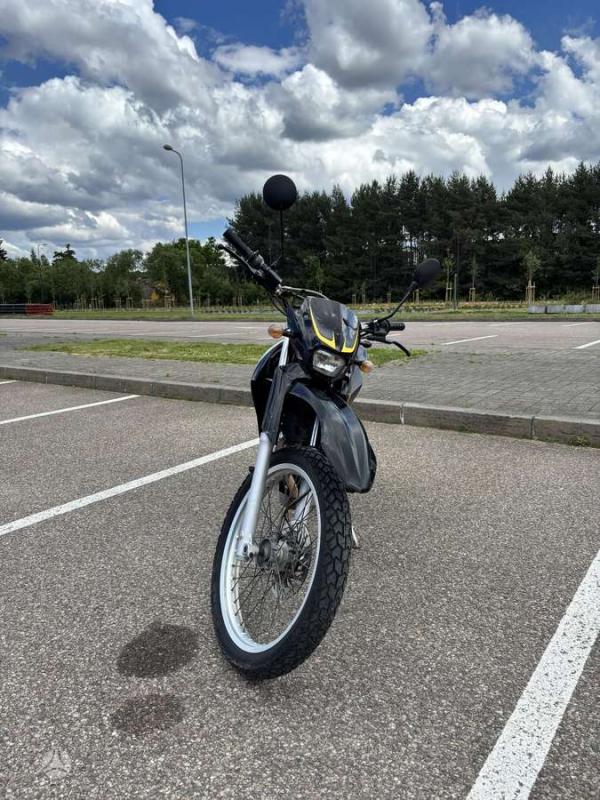 Ямаха XT 2006 в Вильнюс, объемом двигателя 0.13 л и пробегом 27 тыс. км за 2200 €, фото 3 на AUTOMOTO.COM.LV