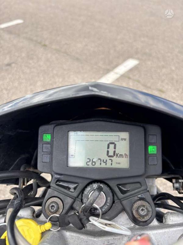 Ямаха XT 2006 в Вильнюс, объемом двигателя 0.13 л и пробегом 27 тыс. км за 2200 €, фото 5 на AUTOMOTO.COM.LV