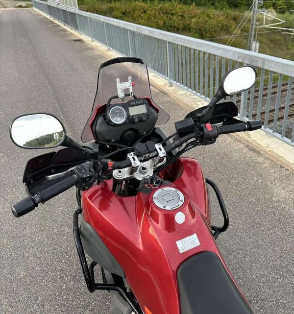 Sarkans Yamaha XT 2009 Viļņa, ar dzinēja tilpumu 0.66 L un nobraukumu 82 tūkst. km par 3950 €, foto 7 vietnē AUTOMOTO.COM.LV