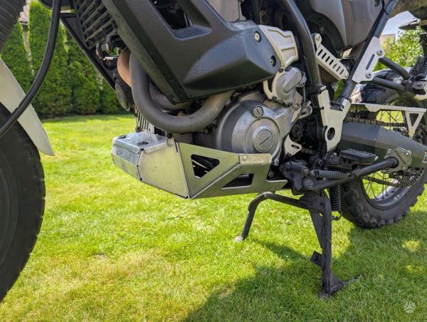 Balts Yamaha XT 2008 Panevēža, ar dzinēja tilpumu 0.66 L un nobraukumu 75 tūkst. km par 4800 €, foto 4 vietnē AUTOMOTO.COM.LV