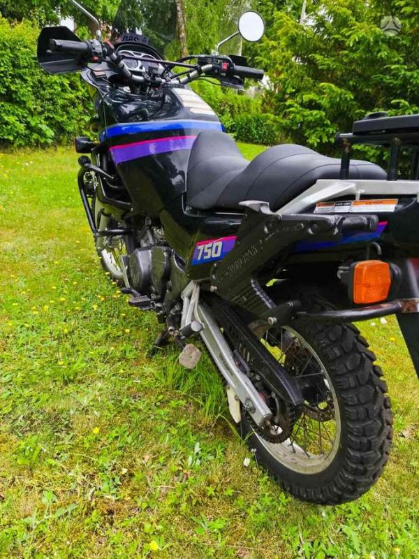 Black Yamaha XTZ 1991 in Ukmerge, with an engine capacity of 0.00 L and mileage of 79 thousand km for 2950 €, photo 6 on AUTOMOTO.COM.LV