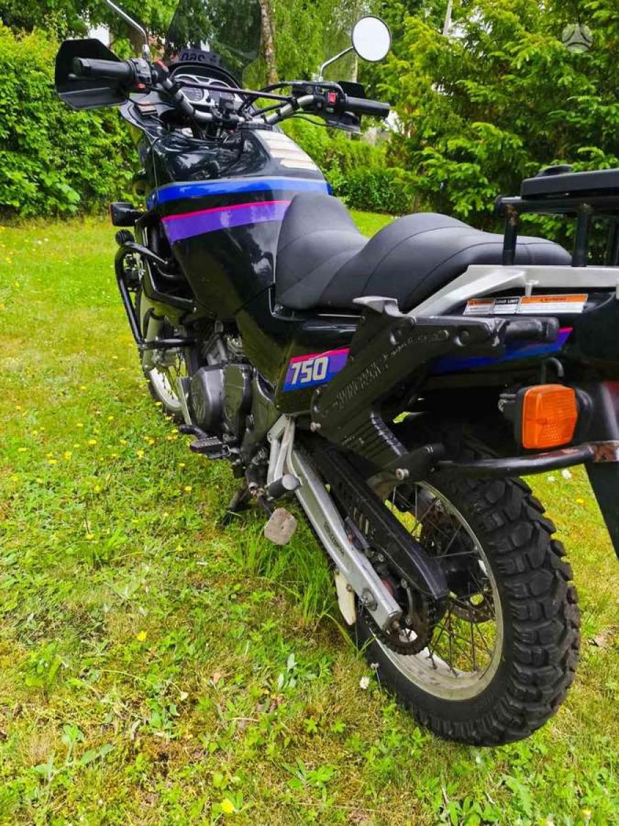 Black Yamaha XTZ 1991 in Ukmerge, with an engine capacity of 0.00 L and mileage of 79 thousand km for 2950 €, photo 7 on AUTOMOTO.COM.LV