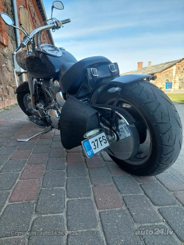 Melns Yamaha XV 1600 1999 Pelva, ar dzinēja tilpumu 1.60 L un nobraukumu 45 tūkst. km par 4290 €, foto 4 vietnē AUTOMOTO.COM.LV