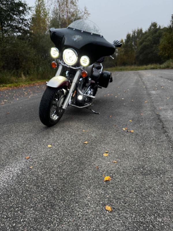 Yamaha XV 1600 2003 Tallina, ar dzinēja tilpumu 1.60 L un nobraukumu 30 tūkst. km par 6200 €, foto 5 vietnē AUTOMOTO.COM.LV