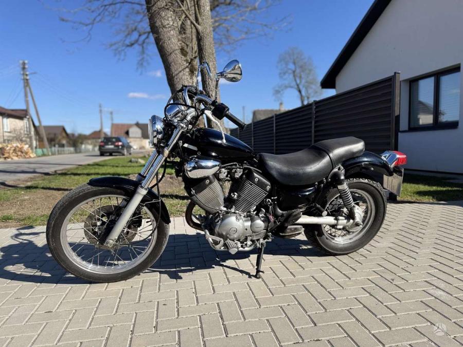 Melns Yamaha XV 1990 Kauņa, ar dzinēja tilpumu 0.53 L un nobraukumu 23 tūkst. km par 1300 €, foto 1 vietnē AUTOMOTO.COM.LV
