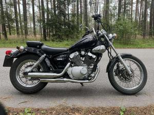 Melns Yamaha XV 2000 Nemenčinė, ar dzinēja tilpumu 0.25 L un nobraukumu 14 tūkst. km par 2600 €, foto 3 vietnē AUTOMOTO.COM.LV