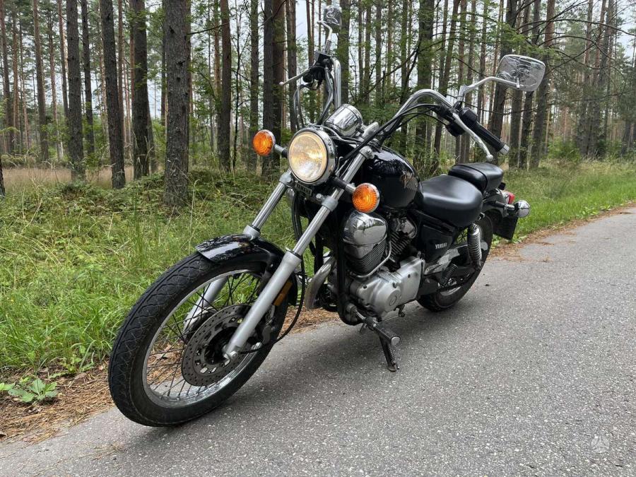 Melns Yamaha XV 2000 Nemenčinė, ar dzinēja tilpumu 0.25 L un nobraukumu 14 tūkst. km par 2600 €, foto 4 vietnē AUTOMOTO.COM.LV