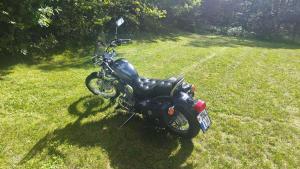 Melns Yamaha XV 2001 Alīta, ar dzinēja tilpumu 0.54 L un nobraukumu 8 tūkst. km par 2600 €, foto 10 vietnē AUTOMOTO.COM.LV