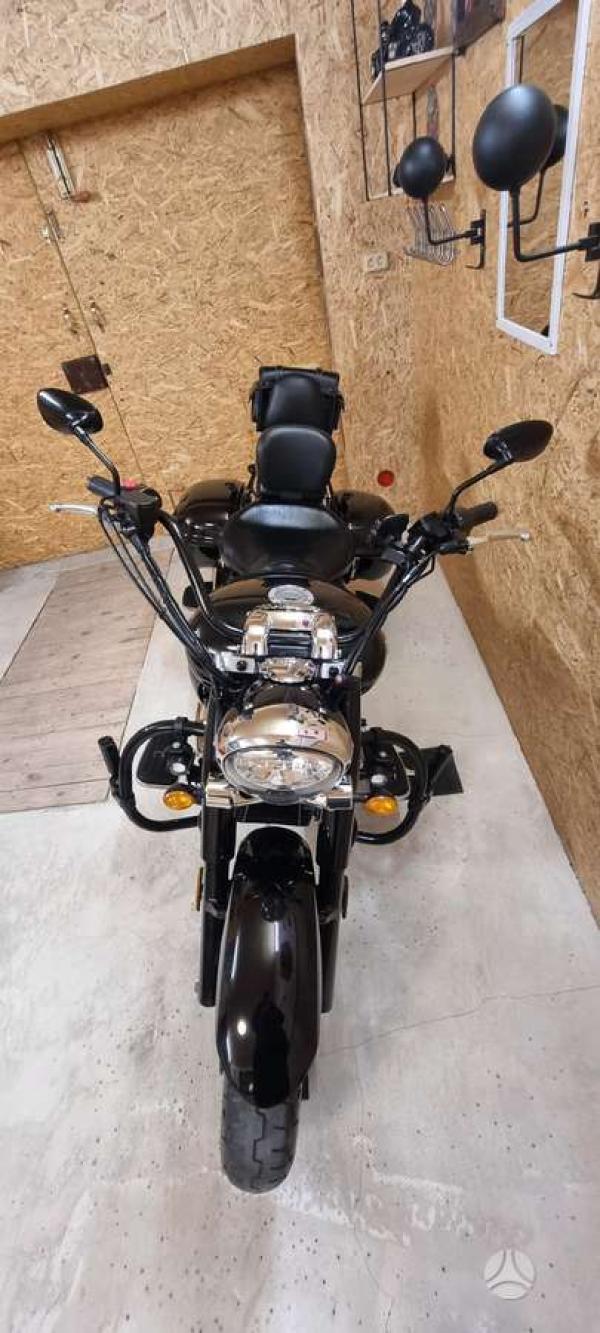 Black Yamaha XV 2007 in Mazeikiai, with an engine capacity of 1.30 L and mileage of 43 thousand km for 5700 €, photo 3 on AUTOMOTO.COM.LV