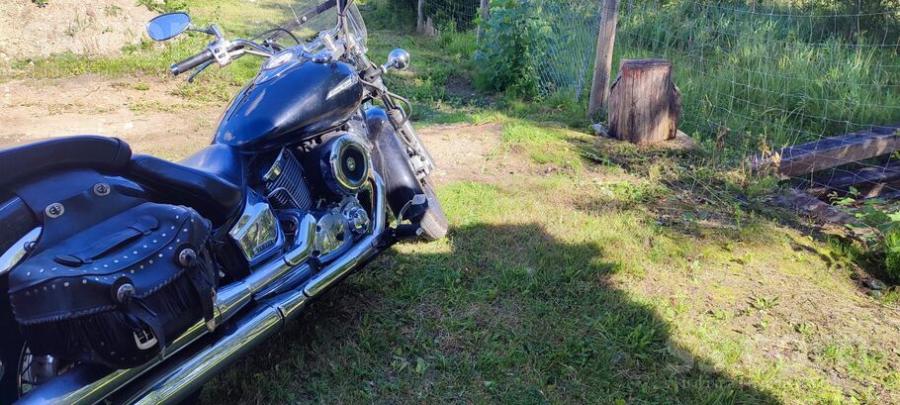 Yamaha XVS 1100 1999 in Gulbene, with an engine capacity of 1.10 L and mileage of 0 thousand km for 3800 €, photo 3 on AUTOMOTO.COM.LV