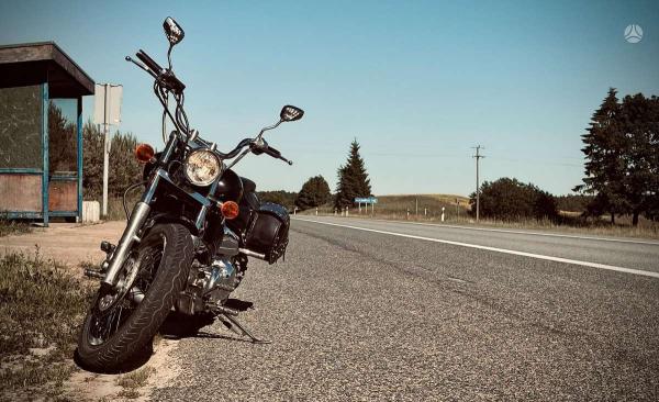 Melns Yamaha XVS 1997 Klaipėda, ar dzinēja tilpumu 0.65 L un nobraukumu 41 tūkst. km par 3500 €, foto 1 vietnē AUTOMOTO.COM.LV