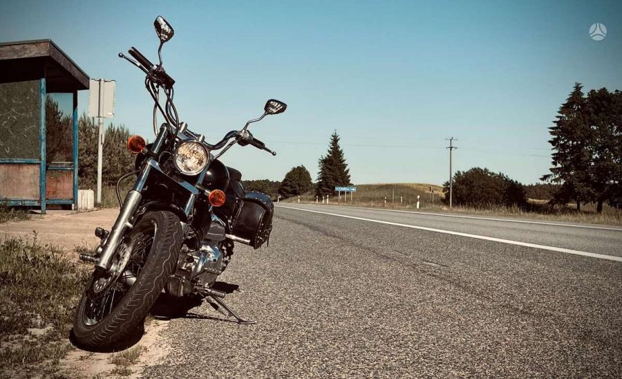 Melns Yamaha XVS 1997 Klaipėda, ar dzinēja tilpumu 0.65 L un nobraukumu 41 tūkst. km par 3500 €, foto 1 vietnē AUTOMOTO.COM.LV