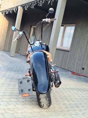 Black Yamaha XVS 2000 in Jurbarkas, with an engine capacity of 0.65 L and mileage of 31 thousand km for 3000 €, photo 5 on AUTOMOTO.COM.LV