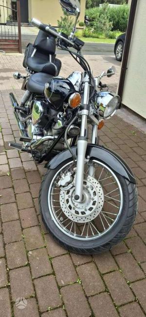 Melns Yamaha XVS 2001 Kauņa, ar dzinēja tilpumu 0.12 L un nobraukumu 26 tūkst. km par 2700 €, foto 3 vietnē AUTOMOTO.COM.LV