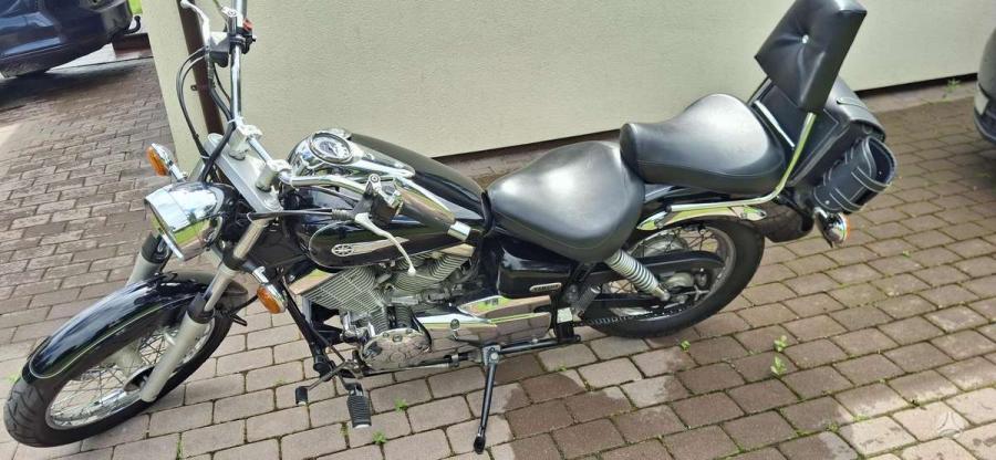 Melns Yamaha XVS 2001 Kauņa, ar dzinēja tilpumu 0.12 L un nobraukumu 26 tūkst. km par 2700 €, foto 5 vietnē AUTOMOTO.COM.LV