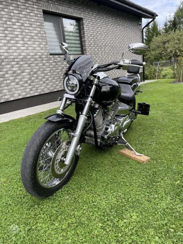 Ямаха XVS 2002 в Таураге на AUTOMOTO.COM.LV Черный Ямаха XVS 2002 в Таураге, объемом двигателя 1.10 л и пробегом 49 тыс. км за 3350 €, фото 4 на AUTOMOTO.COM.LV