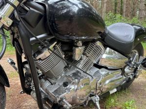 Melns Yamaha XVS 2008 Utena, ar dzinēja tilpumu 1.10 L un nobraukumu 22 tūkst. km par 4050 €, foto 14 vietnē AUTOMOTO.COM.LV