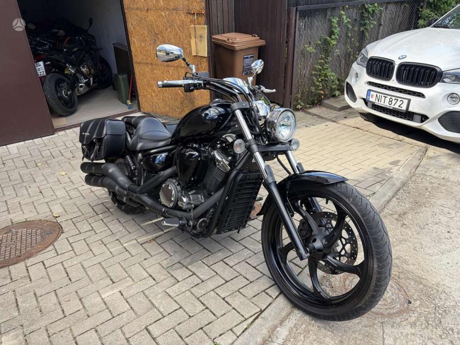 Melns Yamaha XVS 2015 Viļņa, ar dzinēja tilpumu 1.30 L un nobraukumu 38 tūkst. km par 6666 €, foto 1 vietnē AUTOMOTO.COM.LV
