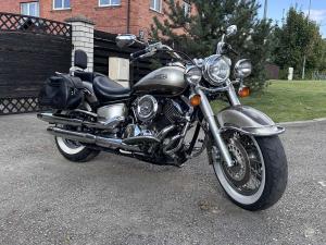 Brūns Yamaha XVS 2002 Šauļi, ar dzinēja tilpumu 1.10 L un nobraukumu 66 tūkst. km par 4300 €, foto  vietnē AUTOMOTO.COM.LV