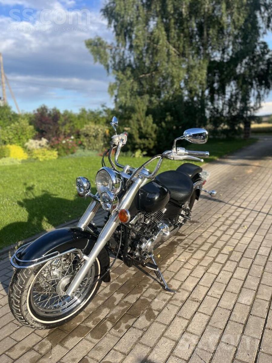 Ямаха XVS 2000 в Валмиера, объемом двигателя 0.65 л и пробегом 0 тыс. км за 3200 €, фото 4 на AUTOMOTO.COM.LV