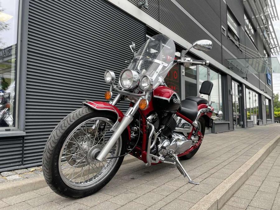 Red Yamaha XVS 2001 in Riga, with an engine capacity of 0.65 L and mileage of 35 thousand km for 2999 €, photo 1 on AUTOMOTO.COM.LV