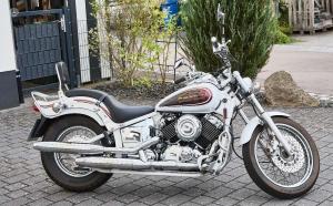Balts Yamaha XVS 2000 Viļņa, ar dzinēja tilpumu 0.65 L un nobraukumu 17 tūkst. km par 3550 €, foto 3 vietnē AUTOMOTO.COM.LV