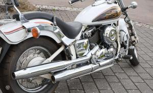 Balts Yamaha XVS 2000 Viļņa, ar dzinēja tilpumu 0.65 L un nobraukumu 17 tūkst. km par 3550 €, foto 6 vietnē AUTOMOTO.COM.LV