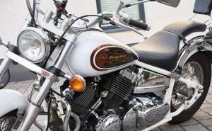 Balts Yamaha XVS 2000 Viļņa, ar dzinēja tilpumu 0.65 L un nobraukumu 17 tūkst. km par 3550 €, foto 9 vietnē AUTOMOTO.COM.LV