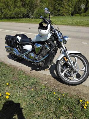 Balts Yamaha XVS 2013 Plungė, ar dzinēja tilpumu 1.30 L un nobraukumu 14 tūkst. km par 7300 €, foto  vietnē AUTOMOTO.COM.LV