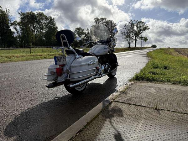 White Yamaha XVZ 2006 in Siauliai, with an engine capacity of 1.30 L and mileage of 20 thousand km for 4999 €, photo 9 on AUTOMOTO.COM.LV