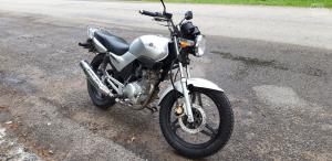 Grey Yamaha YBR 2006 in Druskininkai, with an engine capacity of 0.13 L and mileage of 30 thousand km for 1100 €, photo  on AUTOMOTO.COM.LV
