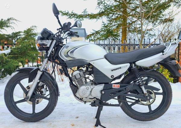 Grey Yamaha YBR 2009 in Pasvalys, with an engine capacity of 0.13 L and mileage of 11 thousand km for 1350 €, photo 2 on AUTOMOTO.COM.LV