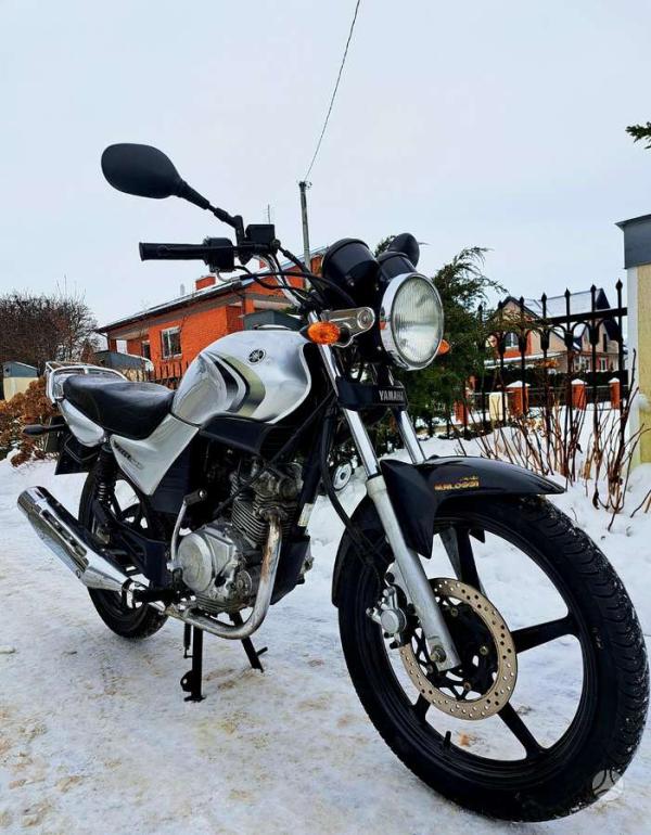 Grey Yamaha YBR 2009 in Pasvalys, with an engine capacity of 0.13 L and mileage of 11 thousand km for 1350 €, photo 3 on AUTOMOTO.COM.LV